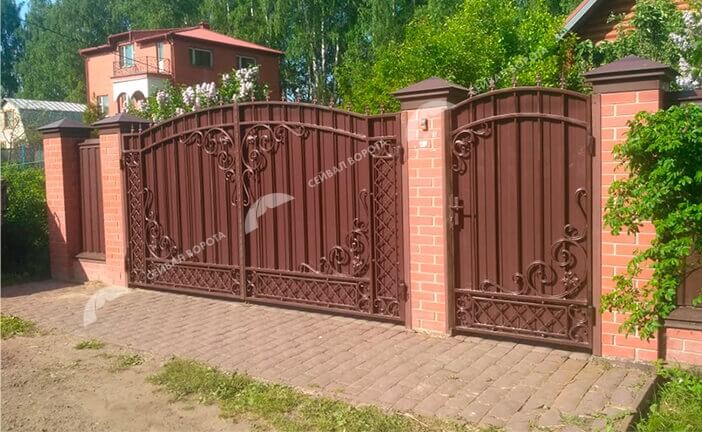 Кованые ворота с калиткой купить по низкой цене | Сейвал-ворота