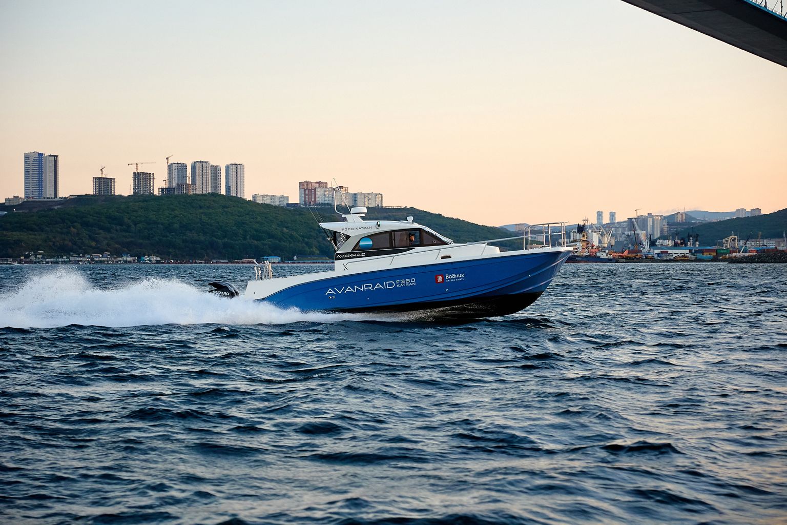Катер AVANRAID F380 KATRAN