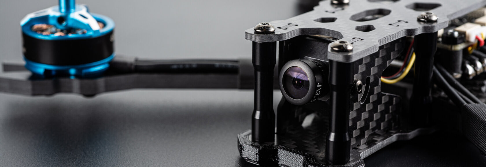 О школе DRONTECH