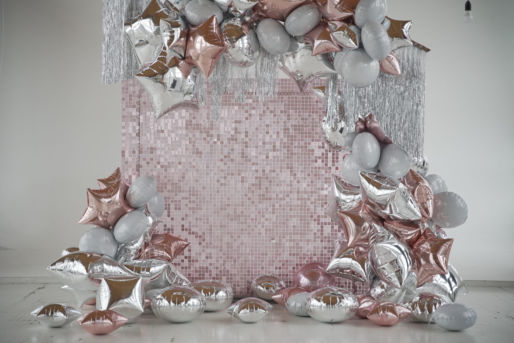 Gaisa balonu dekorācijas un hēlija baloni Rīgā un Rīgās rajonos. Ballery