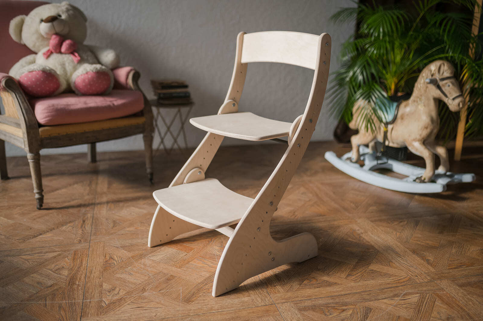 Growing chair for children from 6 months to 16 years