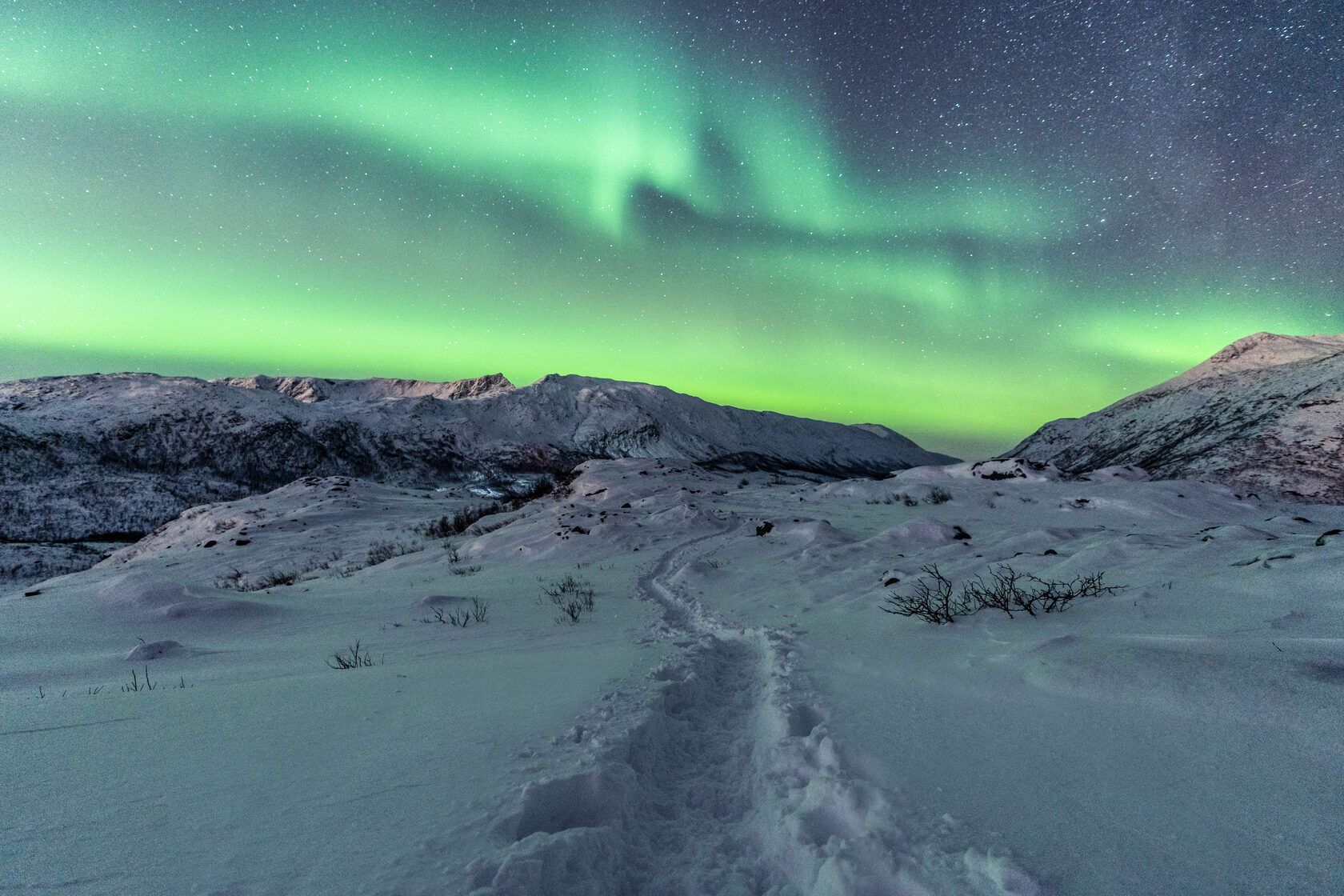 Photo hunt for the northern lights