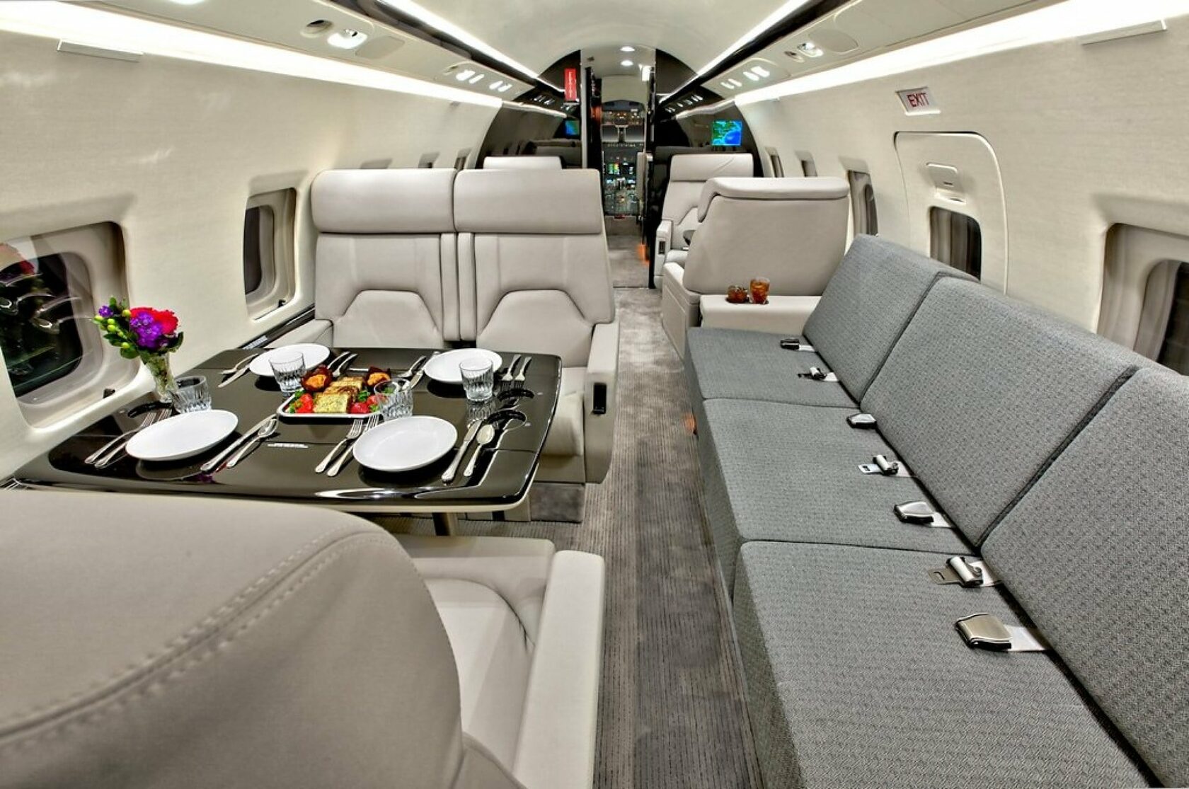 Challenger 604 N605JE | Talon Air