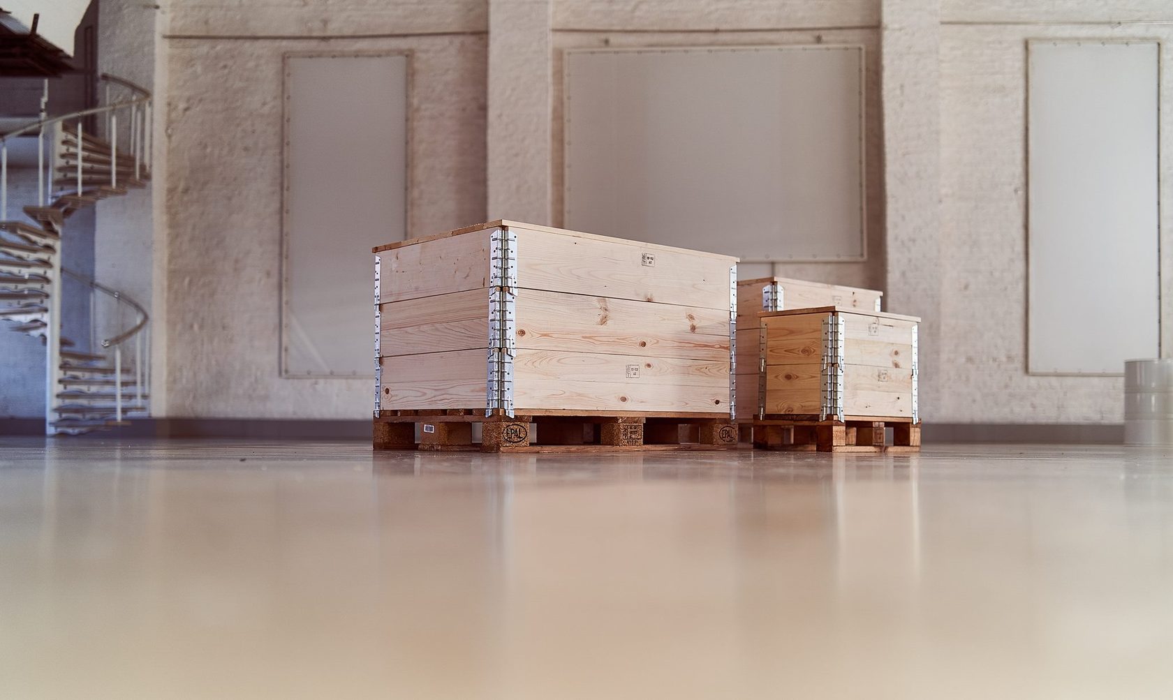 wooden pallets & pallet collars