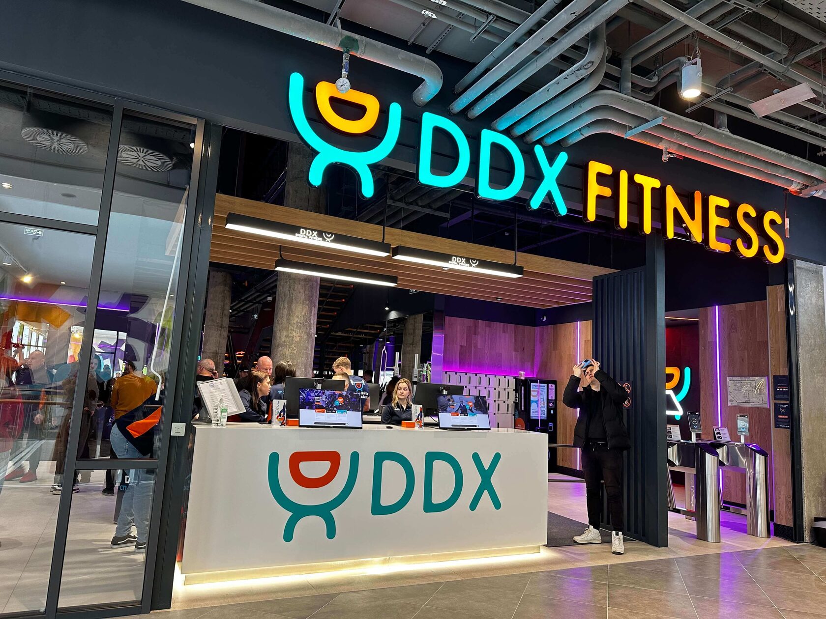 В районном центре «Место встречи Баку» открылся фитнес-клуб DDX Fitness