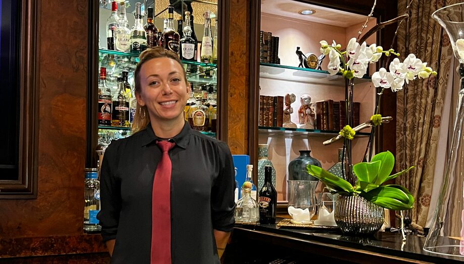 How to Hire a Talented Bartender in NYC | Julia Valler Event Staffing