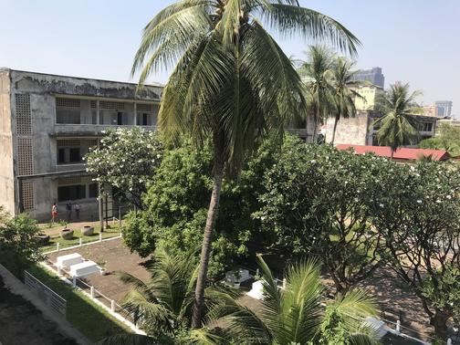 Тюрьма S21 и поля смерти - эхо красных кхмеров