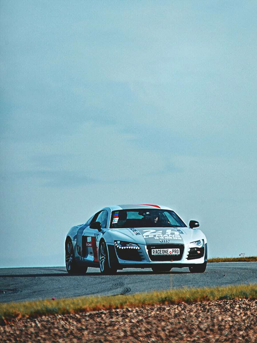 AUDI R8