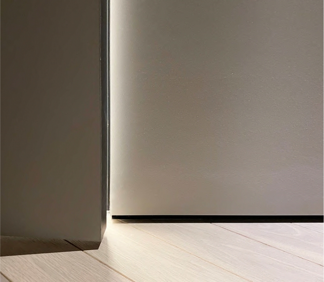 Enup - ēnu profili un grīdlīstes sienām, griestiem un grīdām!