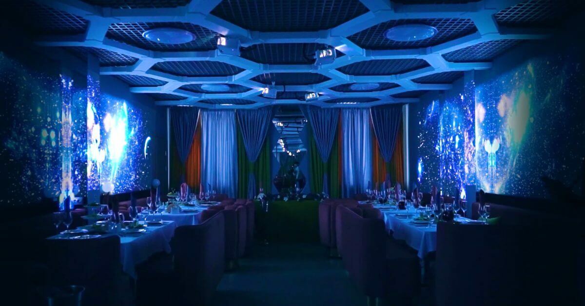 Projection mapping ready-made sets (projection shows)