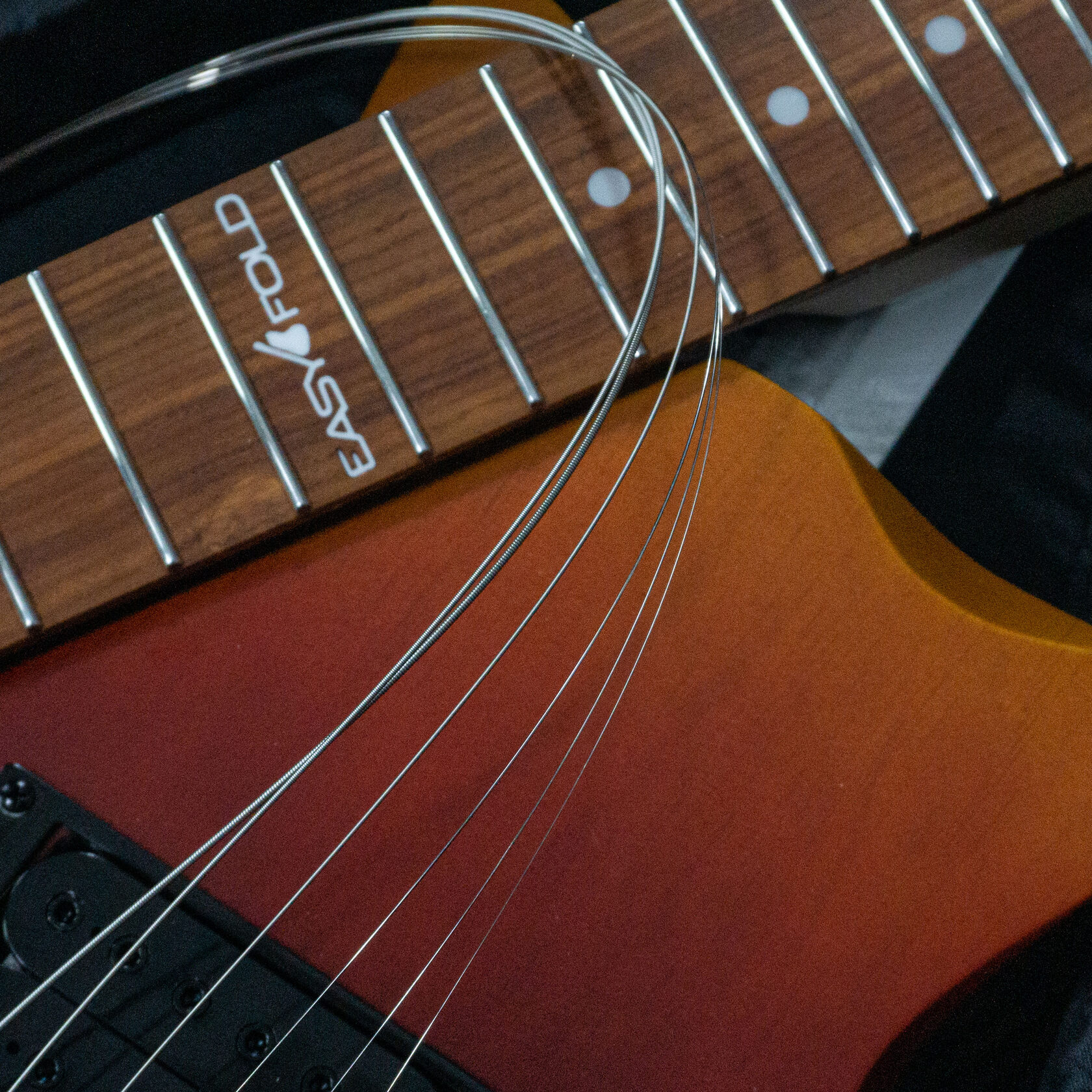 Makeev Guitars|Handbuilt foldable travel guitars and basses