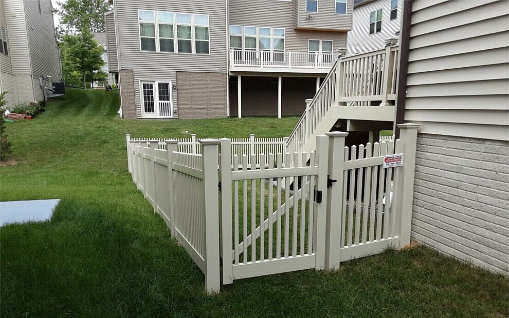 Wood or Vinyl: The Pros and Cons of Two Great Privacy Fence Materials