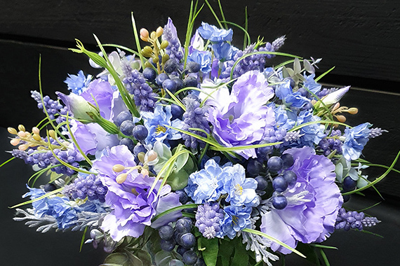 Композиции из искусственных и стабилизированных цветов для интерьера