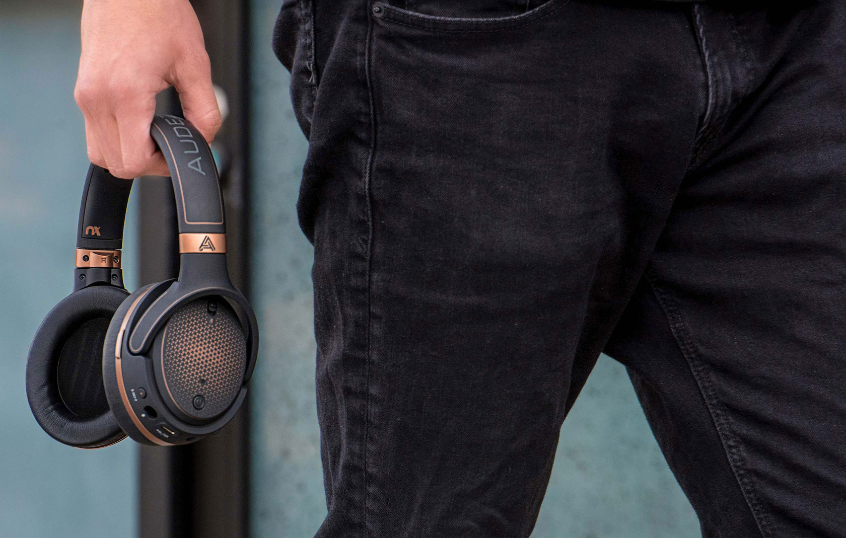 Audeze Mobius – беспроводные 3D наушники для геймеров и аудиофилов