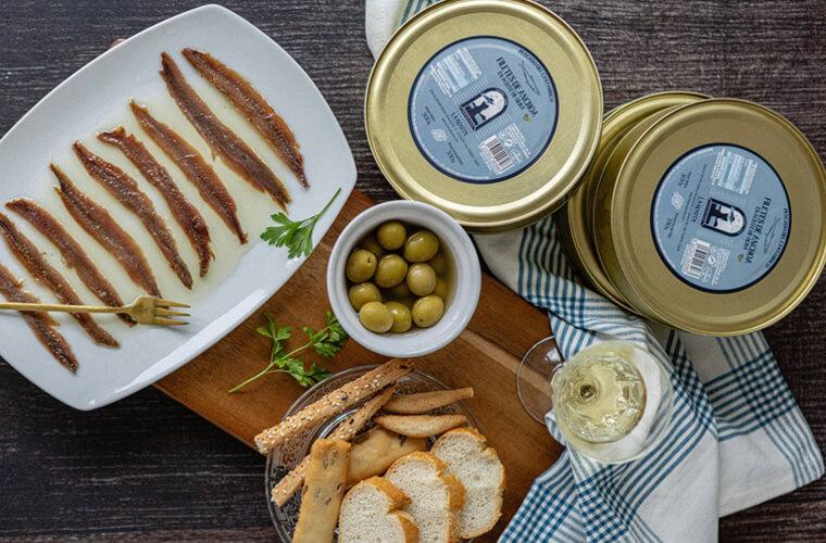 Анчоусы: что это такое, с чем их едят, вкус, рецепты, польза