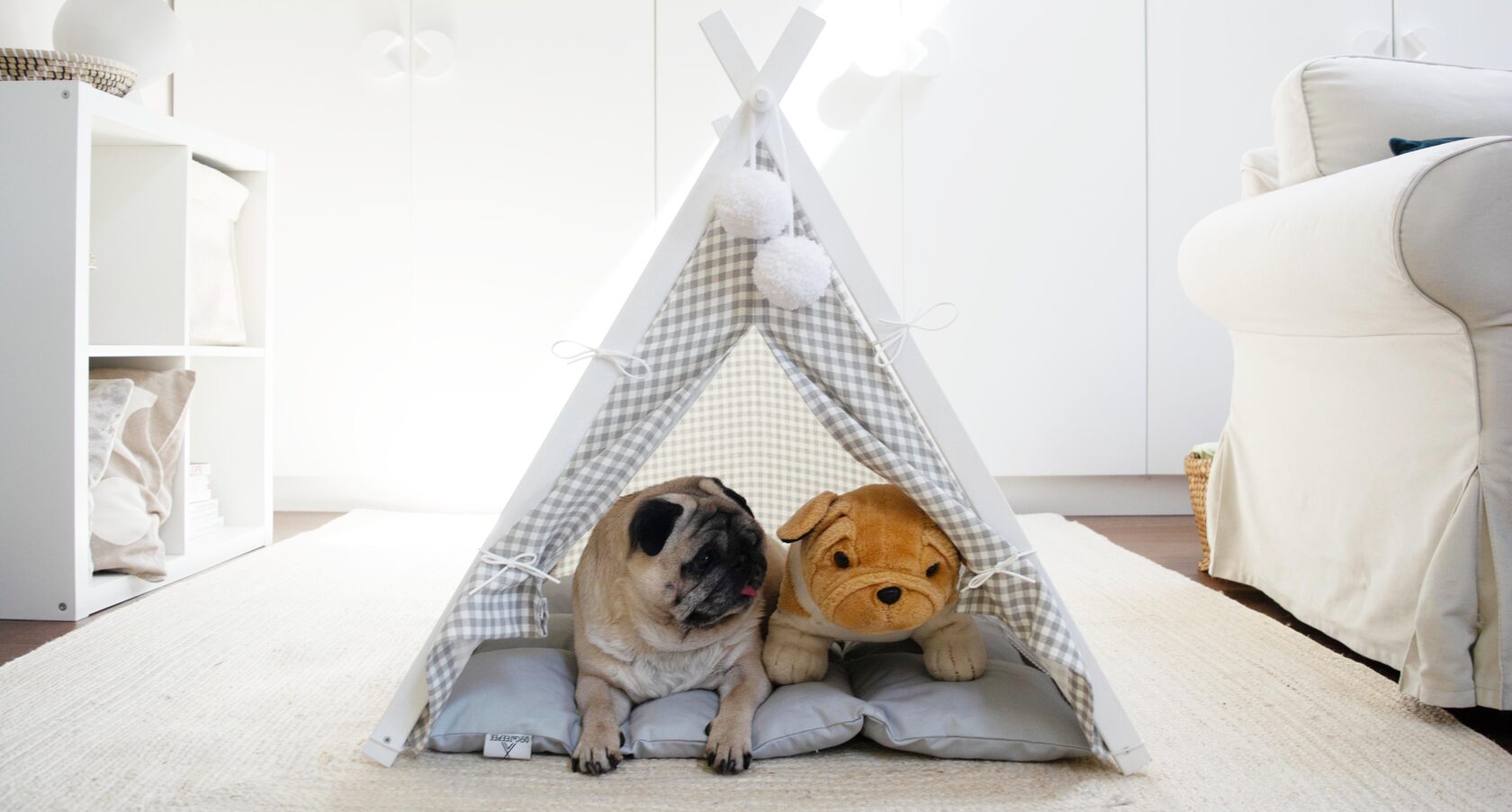 Gingham pet teepee | Dog And Teepee