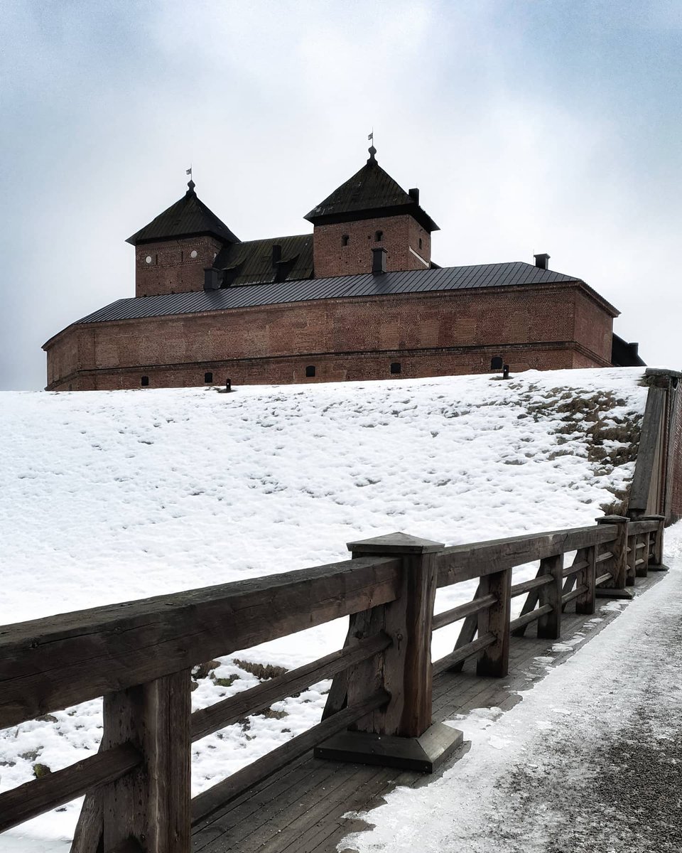 5 Best Scandinavian castles to see before spring comes
