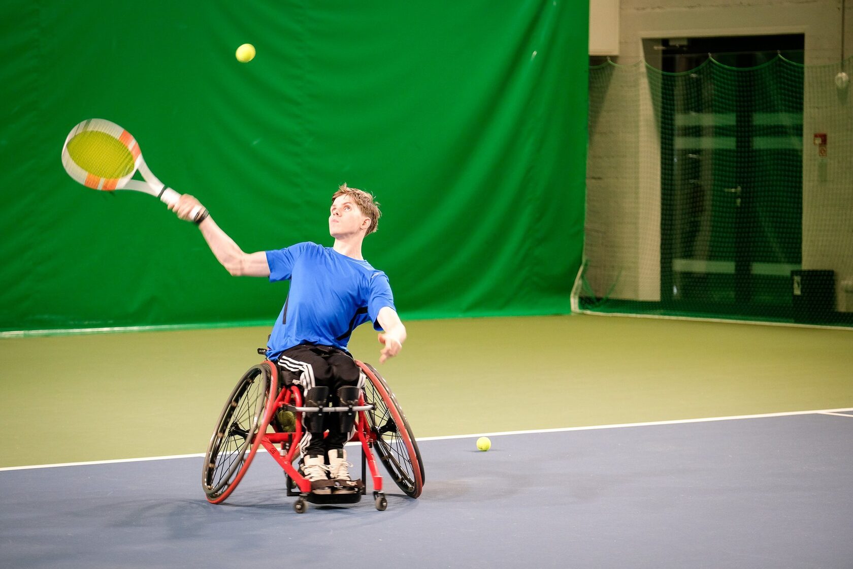 Lielākais mērķis ir paraolimpiskās spēles. Apņēmīgā ratiņtenisista Tomasa stāsts