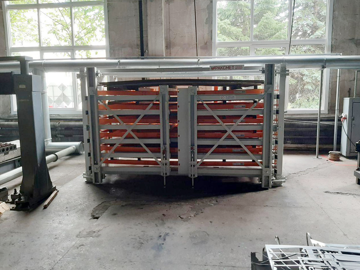 Photos of sheet metal rack systems | RAXMET