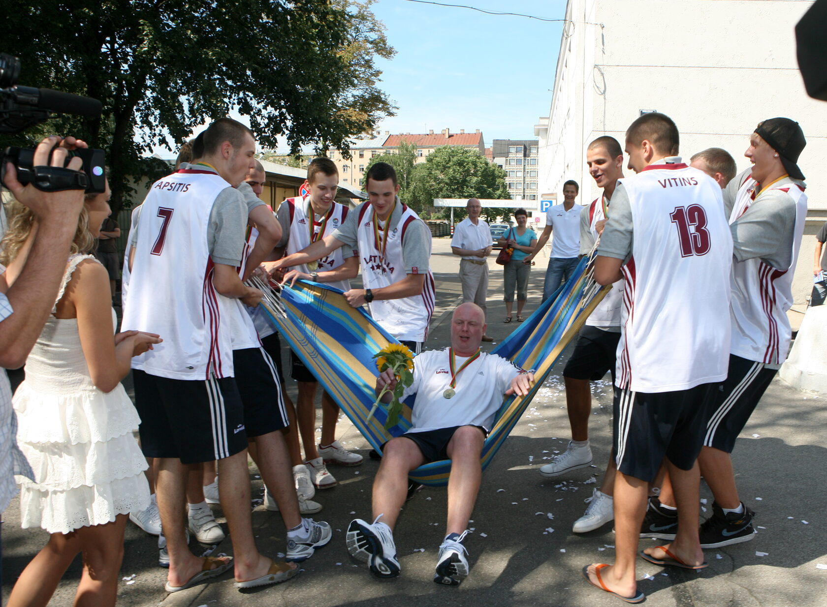 Vecāku loma sportistu ceļā – pieredzē dalās Uvis Helmanis un Dainis Bertāns