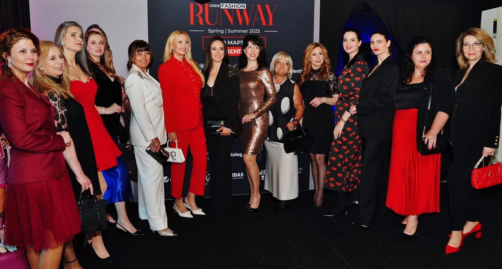 Дамите от Клуб ВЕЛИКОЛЕПНАТА Жена сред ВИП гостите на CodeFashion Runway