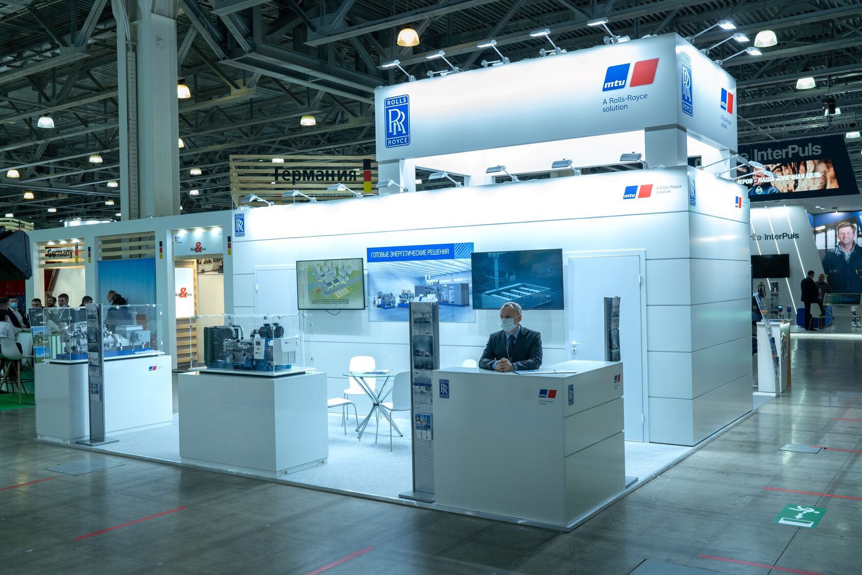 Individual stand construction