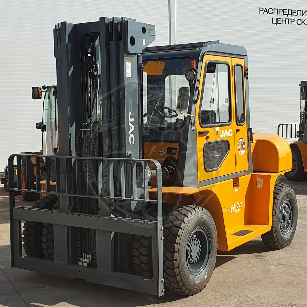 Купить погрузчик JAC CPCD70 H. Дизельный двигатель