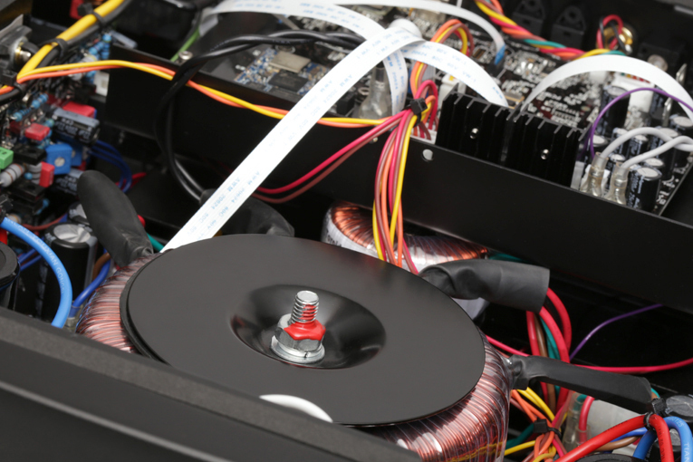 Hegel H600 – новый флагманский интегральный усилитель