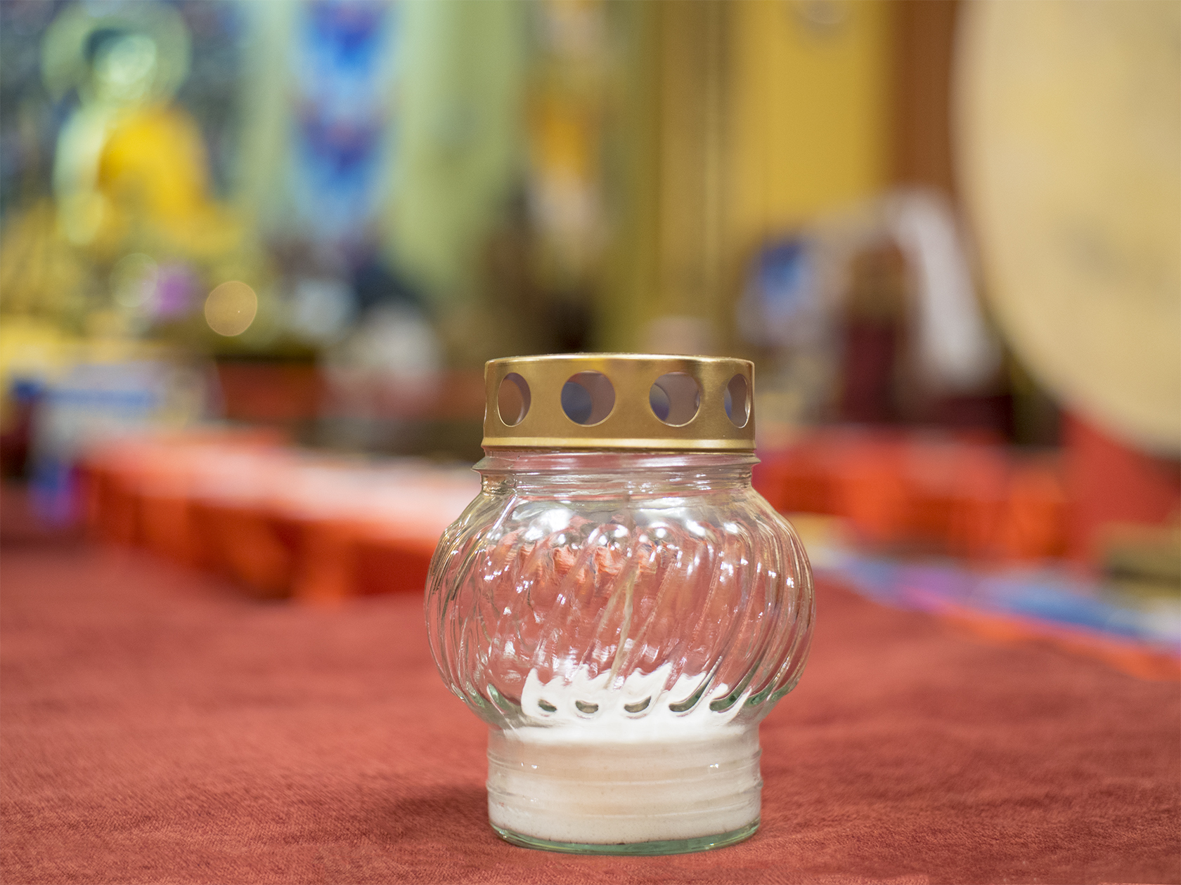 Свеча в подсвечнике