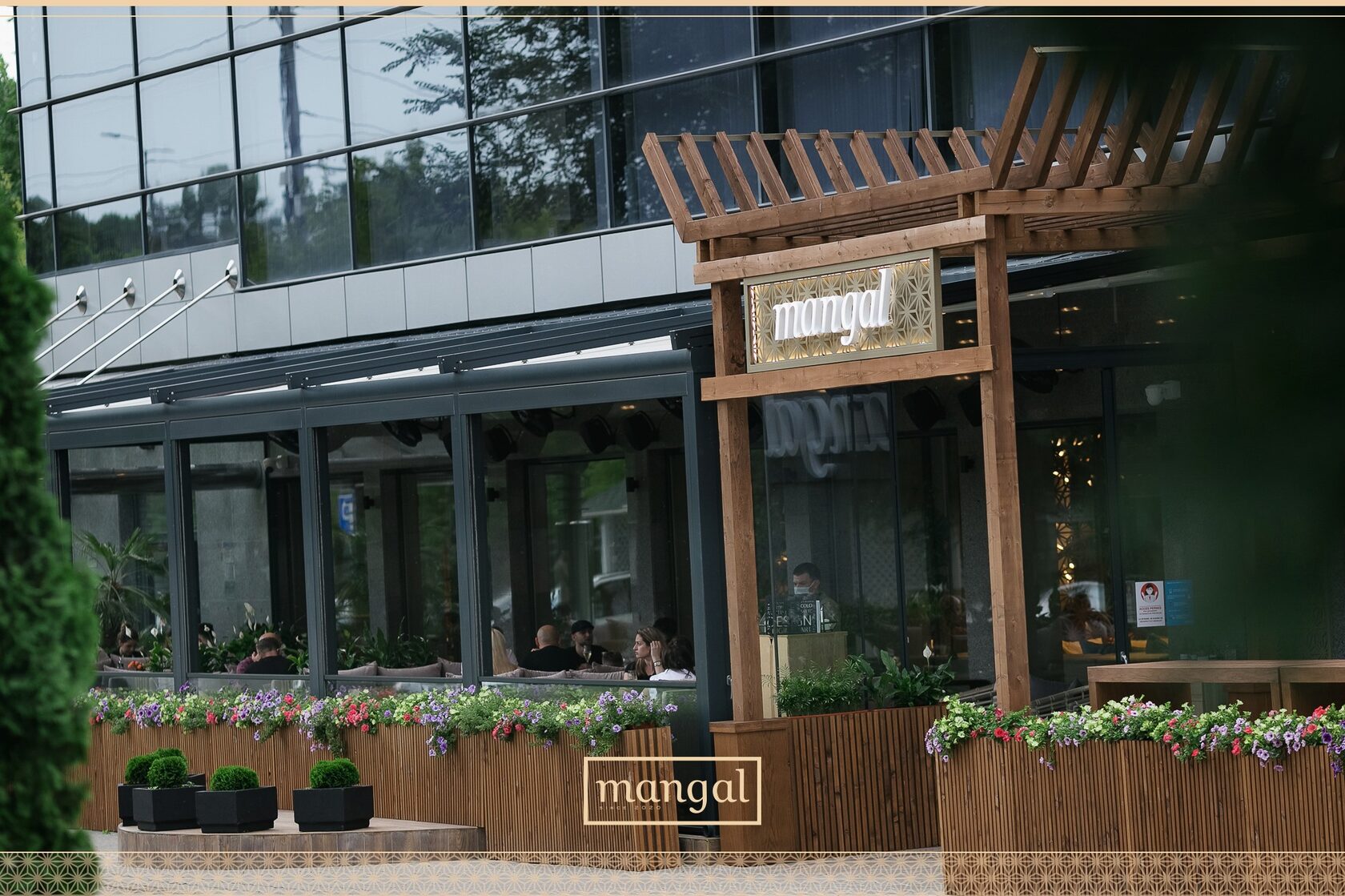 Mangal Restaurant în Chișinău, R. Moldova | GARDECOR