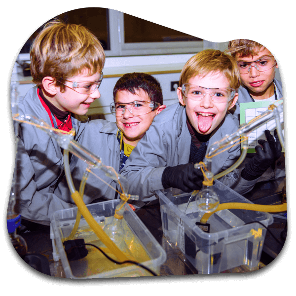 Chemical laboratory - science workshop for children 5-13 of Smart Barcelona
